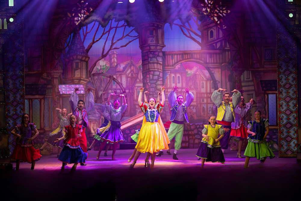 Review: Snow White and the Seven Dwarfs at Tyne Theatre And Opera House ...
